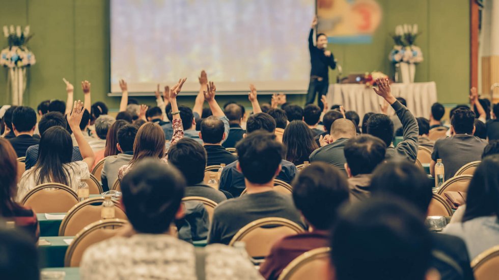 Four Tactics that Engage Your Audience Better than Verbal Polls ...